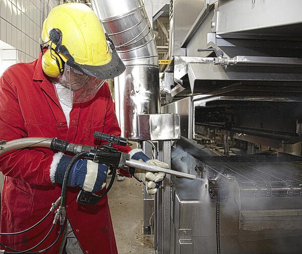 The Definitive Guide to Dry Ice Blasting